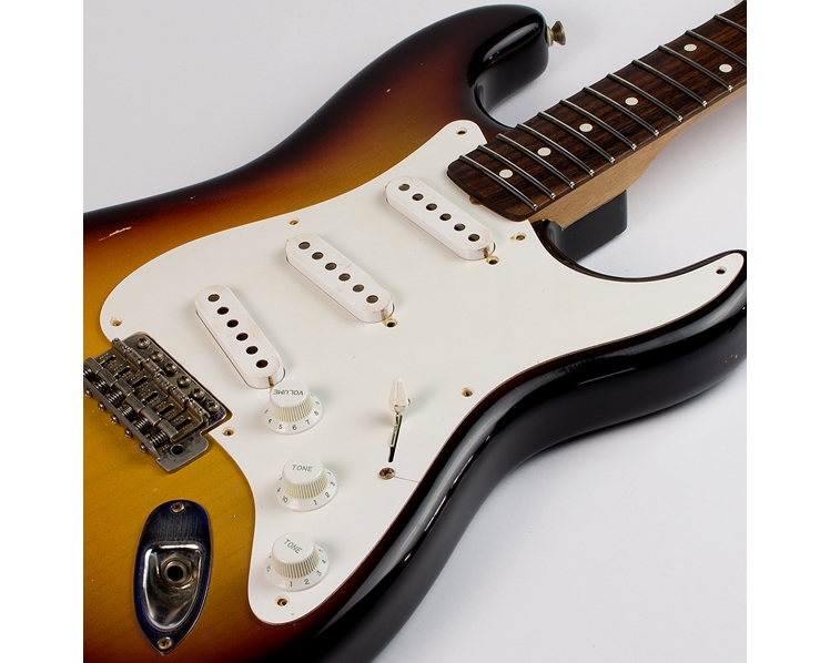 Vintage Relic White Small Numbers Green Knob Set :: Charles Guitars