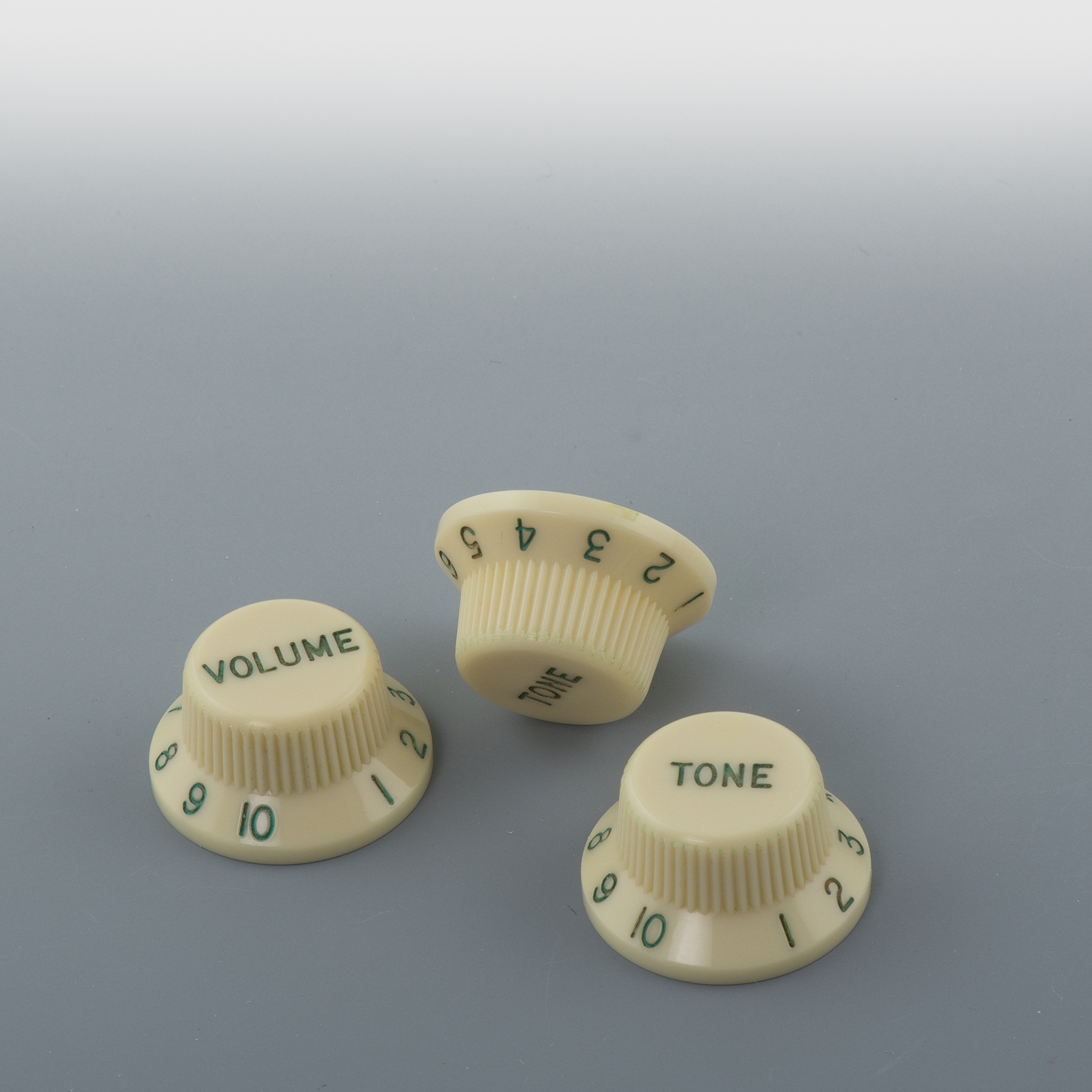 Vintage Relic Vintage With Green Numbers Knob Set :: Charles Guitars